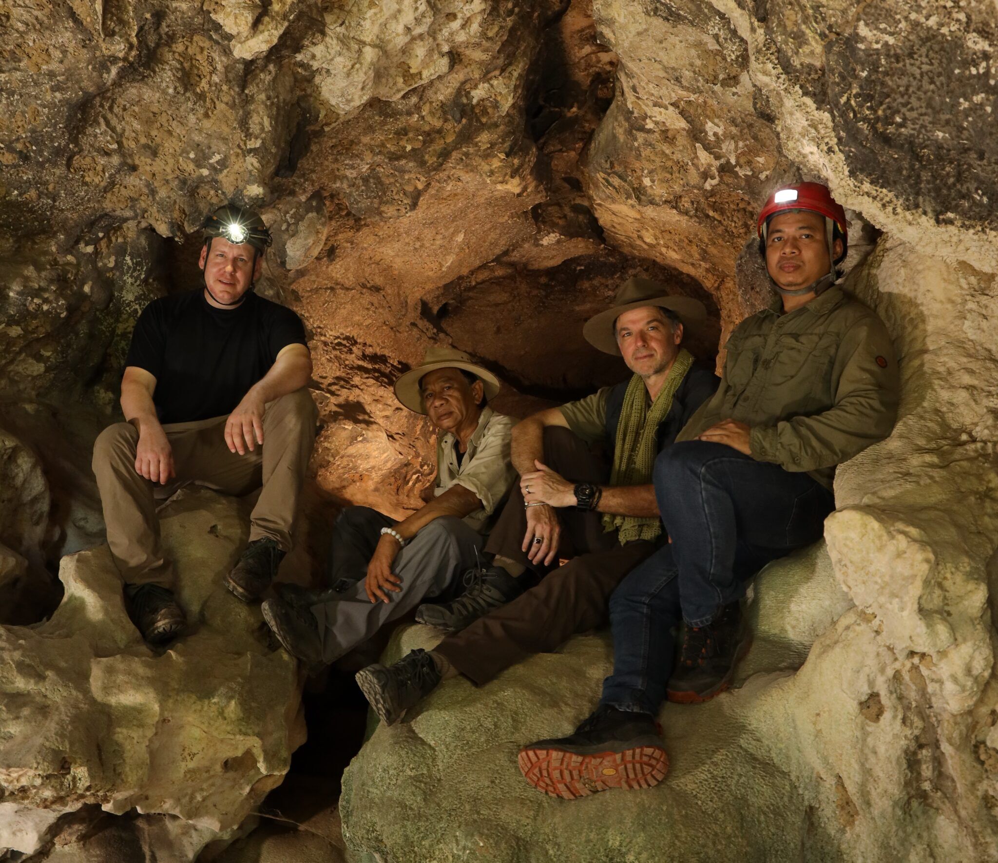 World’s oldest rock art holds clues to early human migration to ...